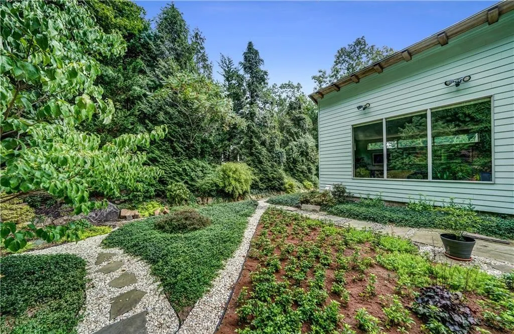 Connecticut Modern - Allen Ross Architecture