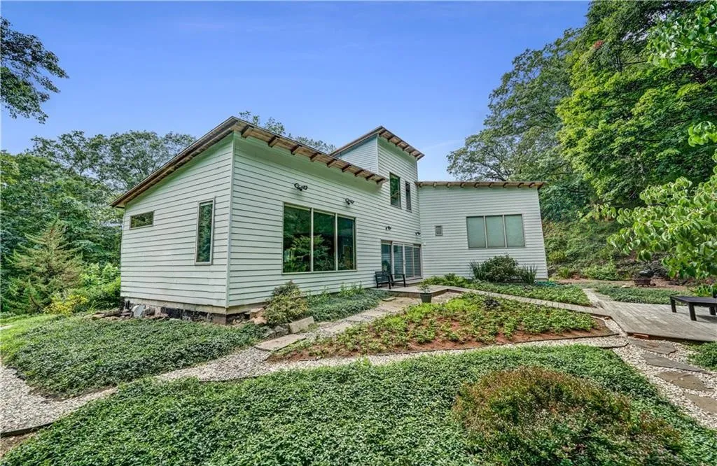 Connecticut Modern - Allen Ross Architecture