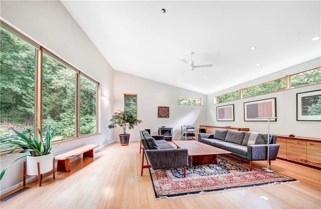 Connecticut Modern - Allen Ross Architecture